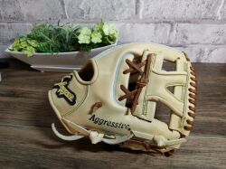 限定硬式 トレンチカラー KSG－AR3 入荷しました！ 久保田スラッガーのグラブは、本格湯もみ型付けを無料サービス中！大阪府堺市 野球人セントラルスポーツ